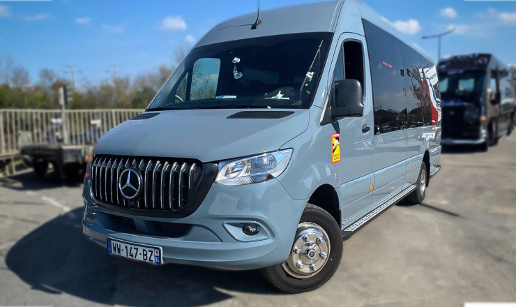 Mercedes Benz Sprinter | Autocar France - Luxusbus- und Minibusvermietung